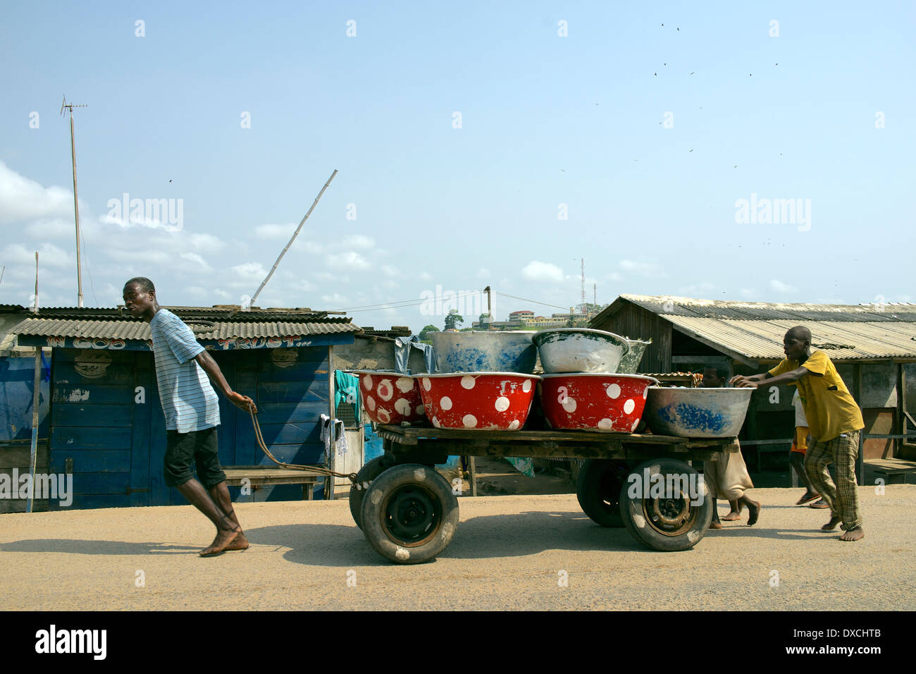 Fish market in Elmina, Ghana Stock Photo - Alamy