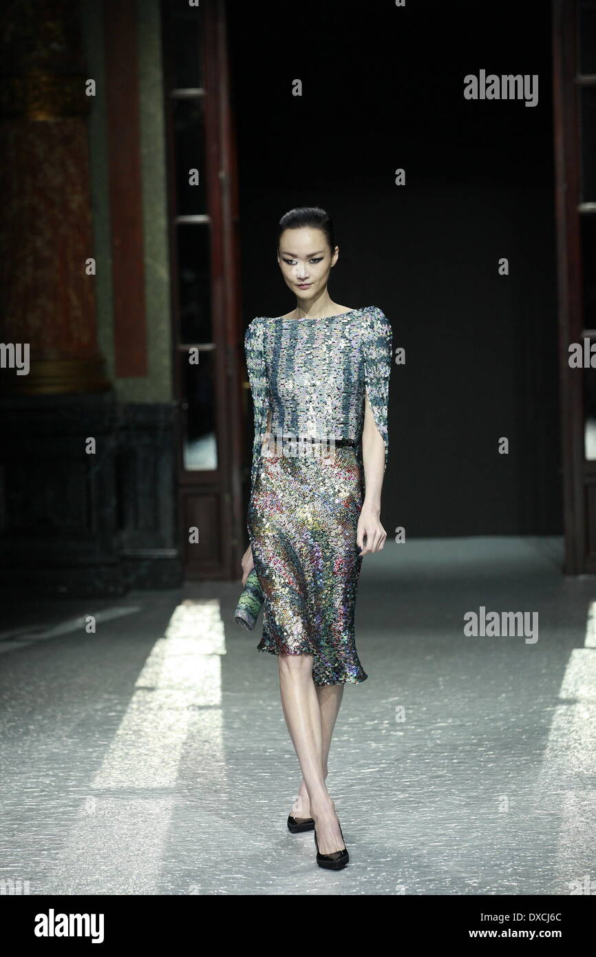 Model Paris Fashion Week Spring/Summer 2013 - Talbot Runhof - Catwalk ...