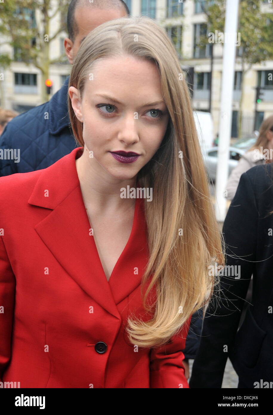 Amanda Seyfried Paris Fashion Week Spring/Summer 2013- Miu Miu- Outside ...