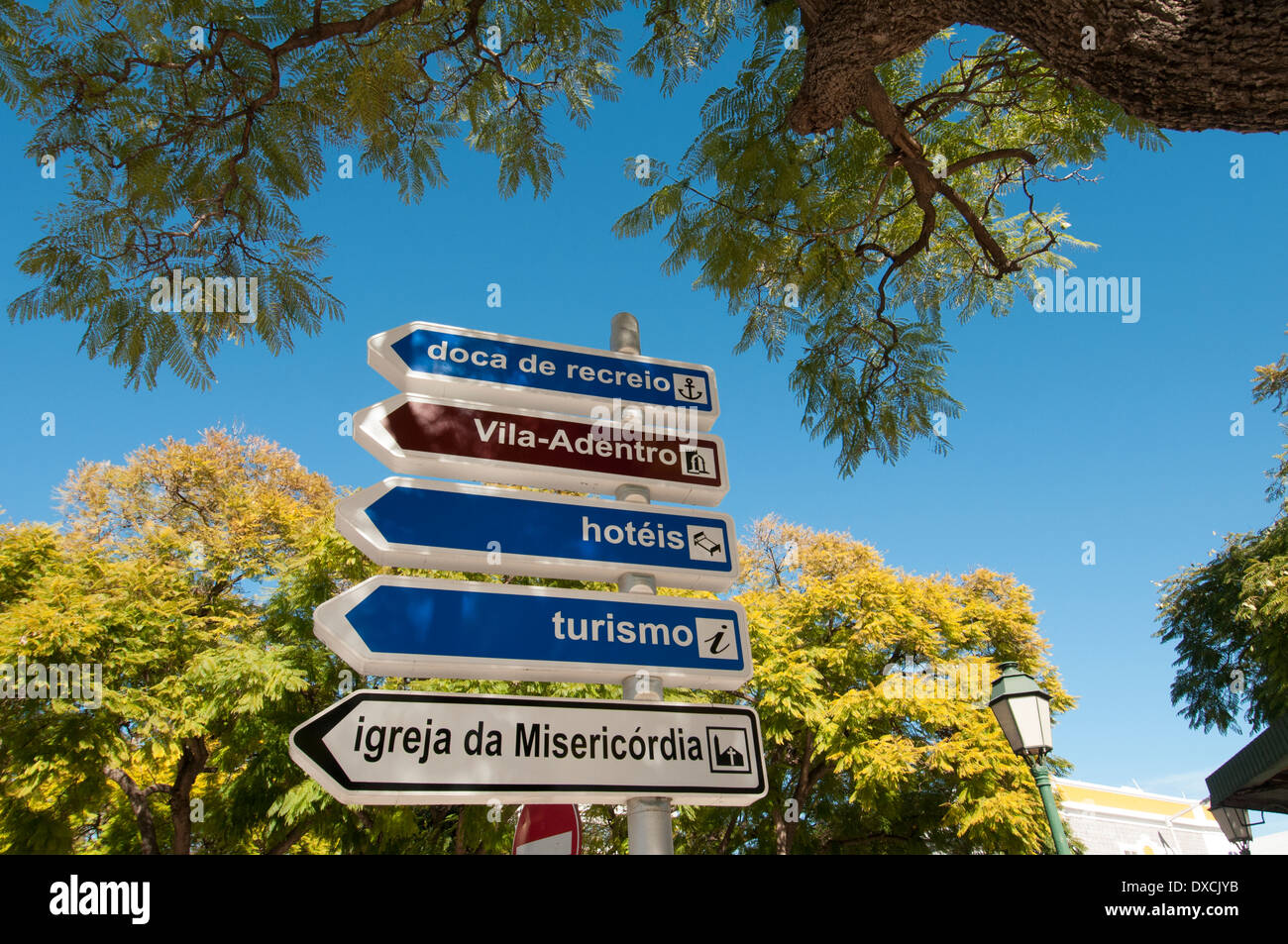Portugal road signs hi-res stock photography and images - Alamy