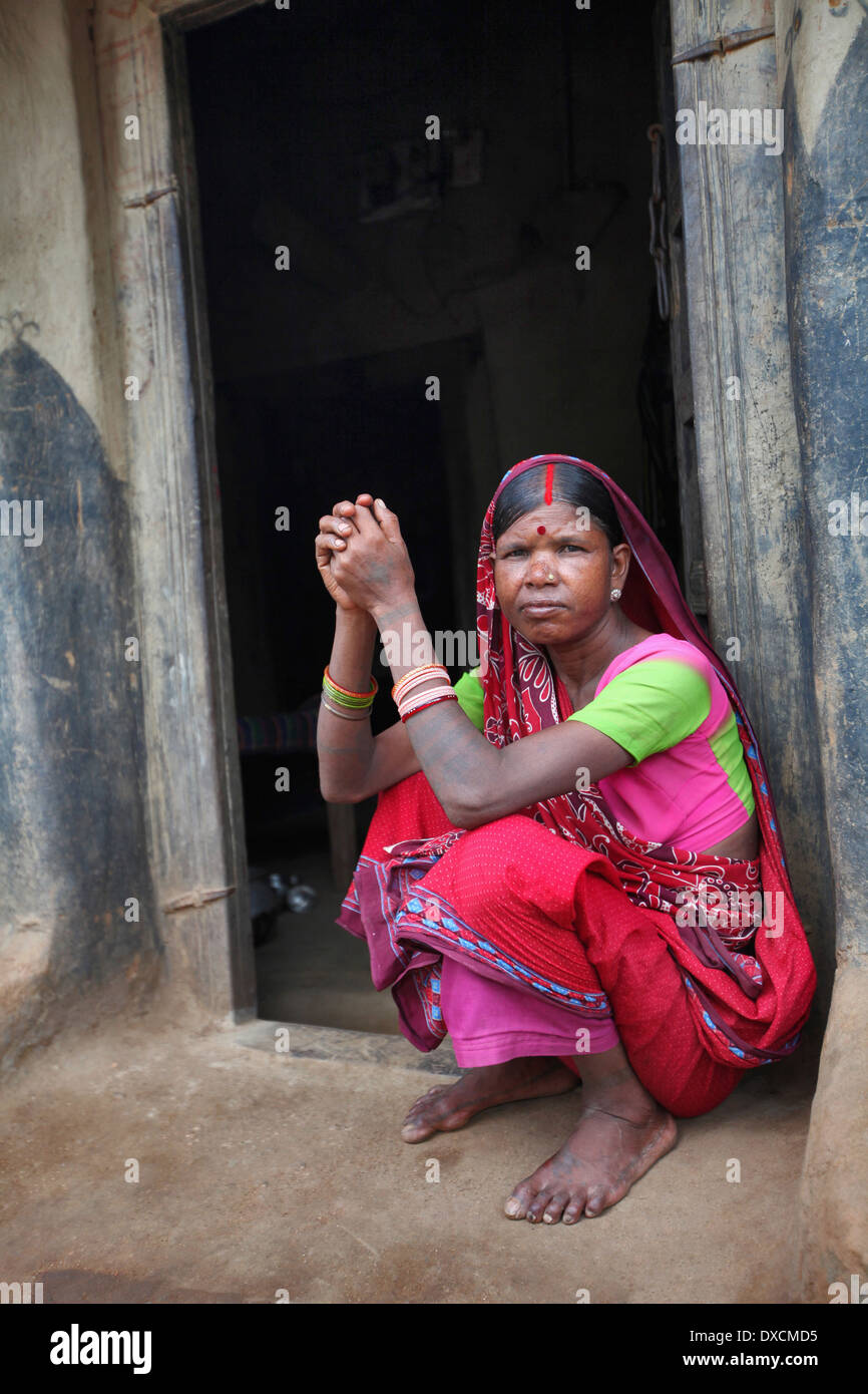 Portrait of a tribal woman. Malhar caste. Kendwatoli village, District ...