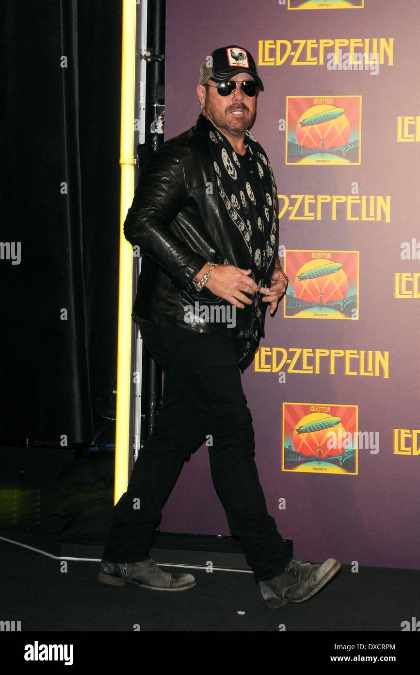 Jason bonham hi-res stock photography and images - Alamy