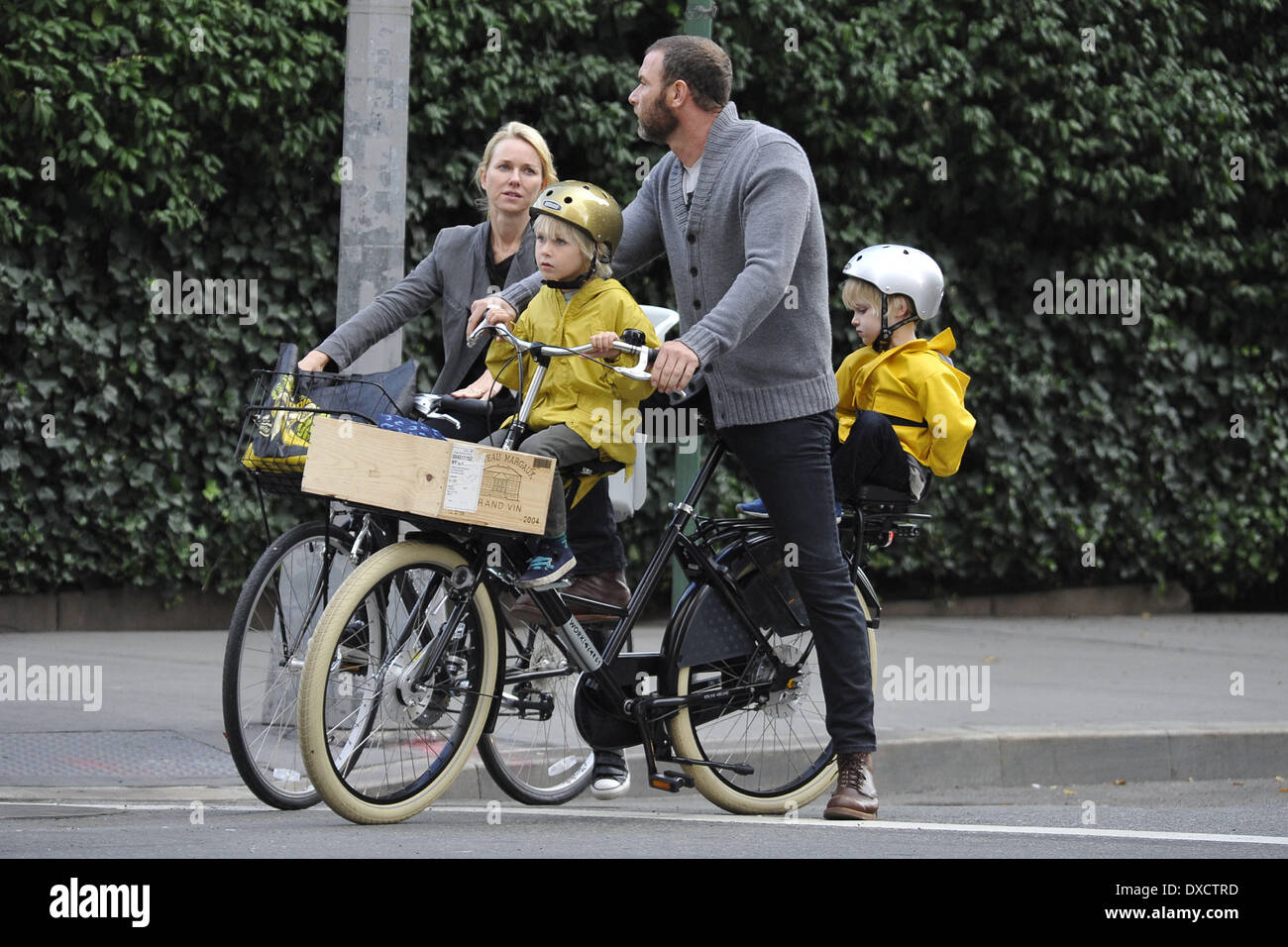 Naomi Watts and Liev Schreiber seen with their children Alexander and ...