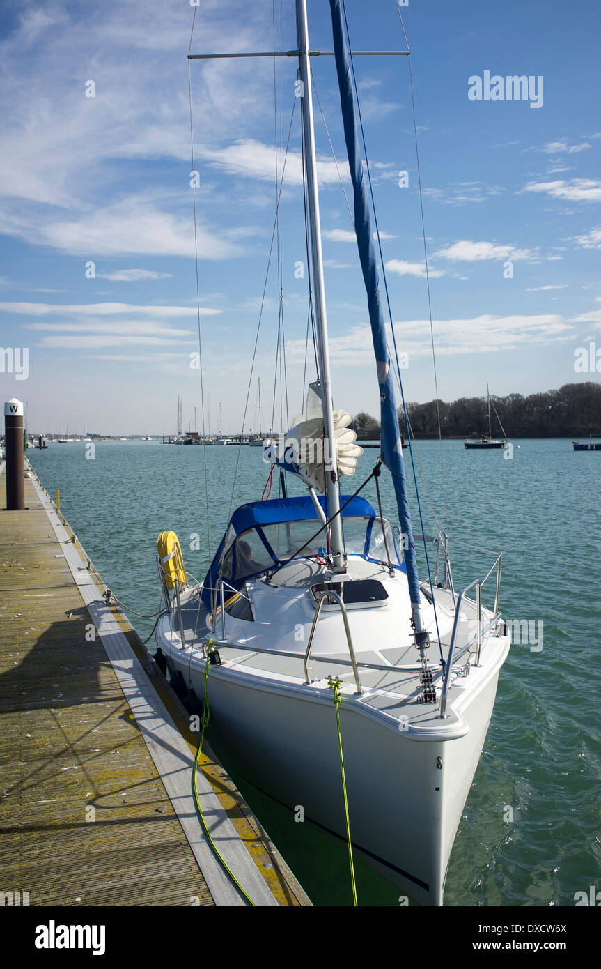 Pontoon mooring hi-res stock photography and images - Alamy