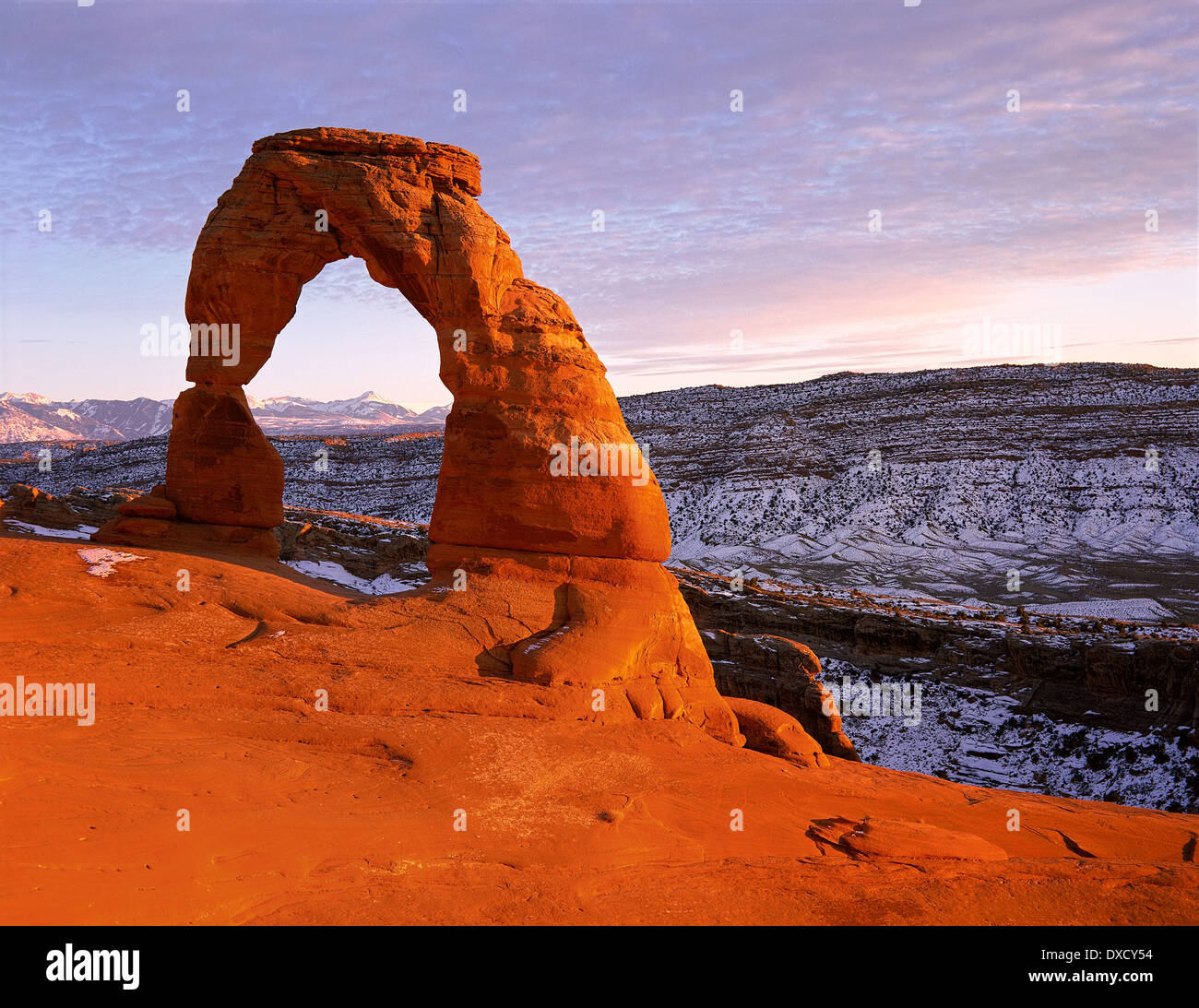 Delicate Arch a 65-foot tall freestanding natural arch during winter ...