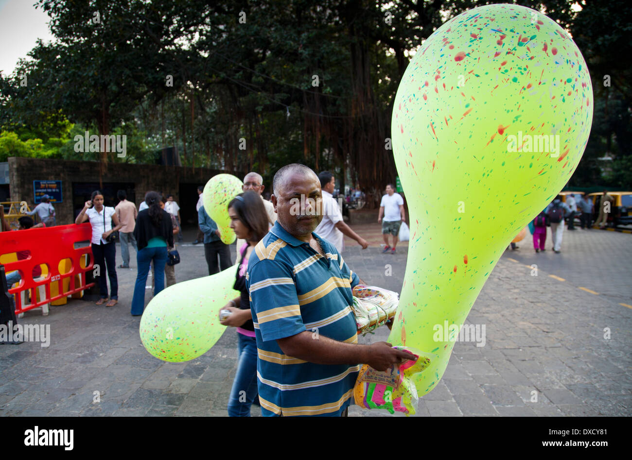 Big Balloon seller at the Gateway of India, Apollo Bunder, Mumbai Stock ...