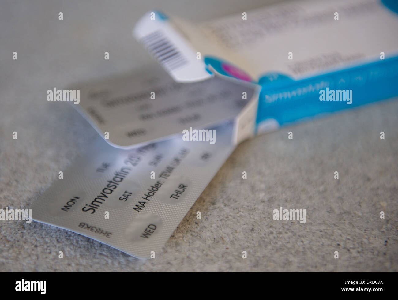 pack of simvastatin tablets in the box Stock Photo - Alamy