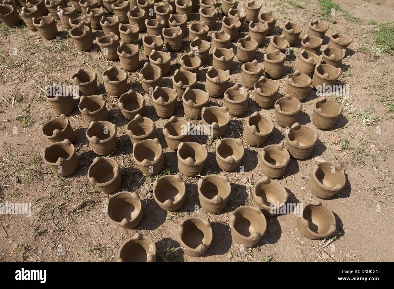 Pottery Traditional Clay Pot Stock Photos & Pottery Traditional Clay ...