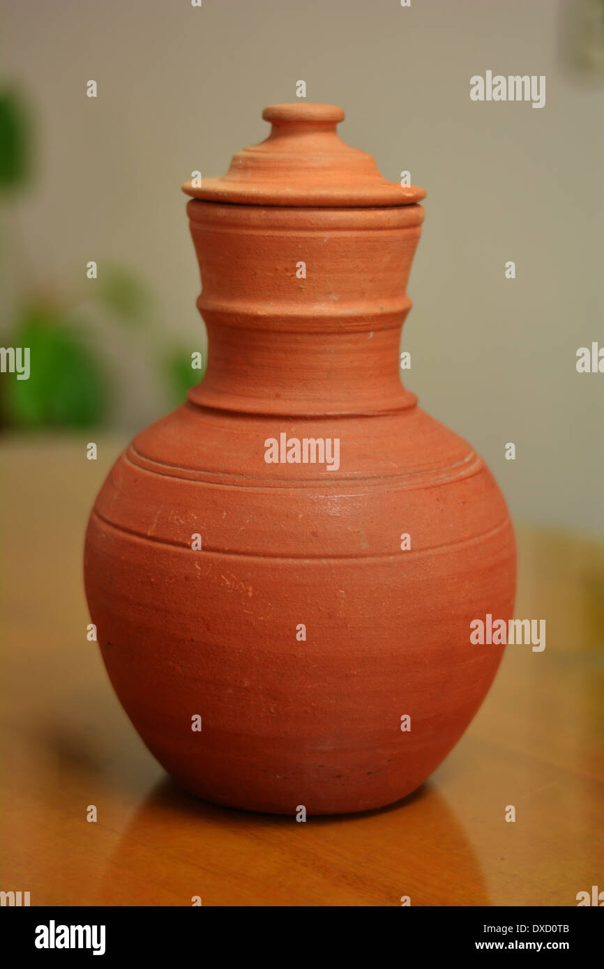 Kerala clay pot hi-res stock photography and images - Alamy