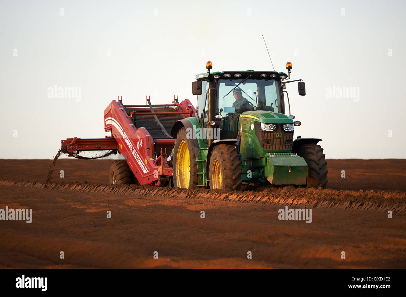 Farmland being de stoned ready planting hi-res stock photography and ...
