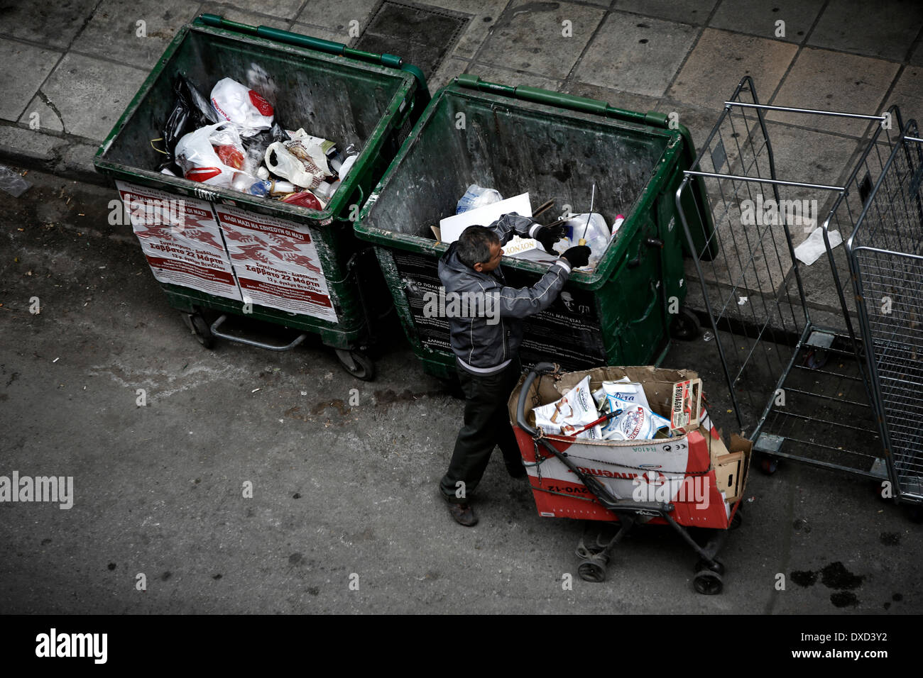 Thessaloniki garbage hi-res stock photography and images - Alamy
