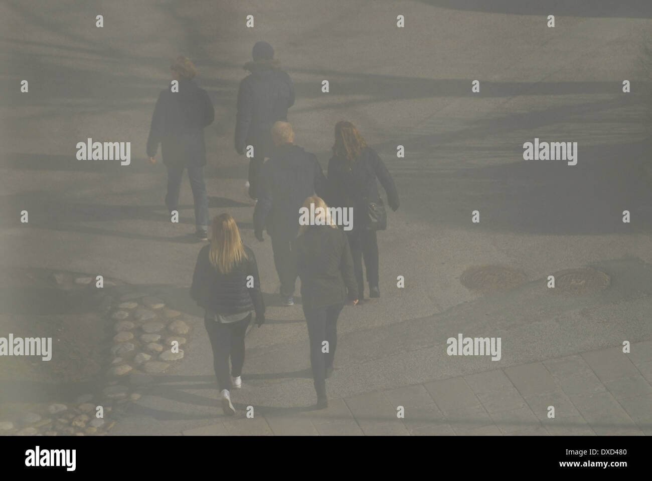 People walking in foggy weather hi-res stock photography and images - Alamy