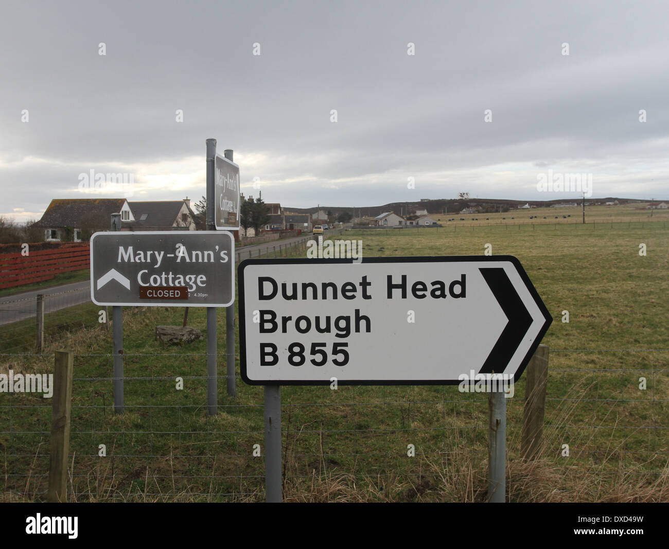 Dunnet head sign hi-res stock photography and images - Alamy