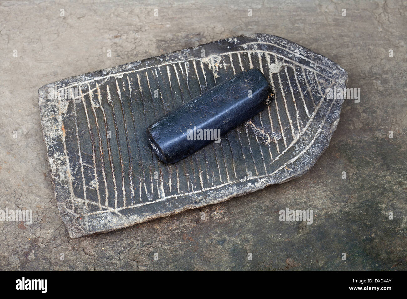 Stone grinder, Jamuniatand village, Bokaro district, Jharkhand Stock ...