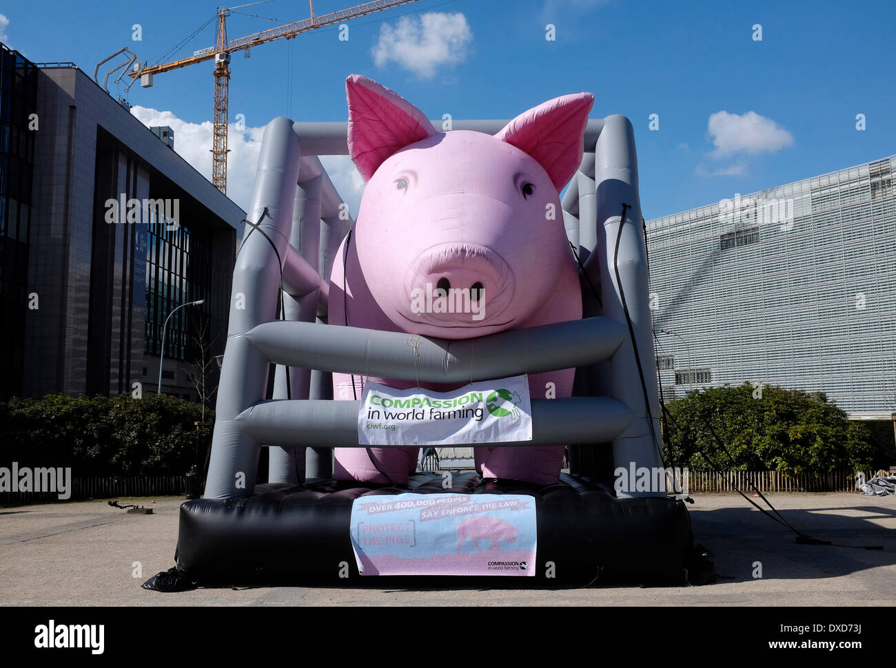 Inflatable pig hi-res stock photography and images - Alamy