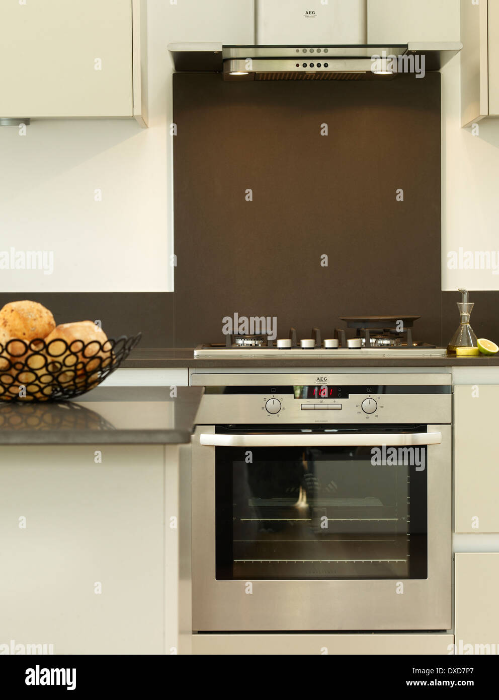 Ceramic halogen hob hi-res stock photography and images - Alamy