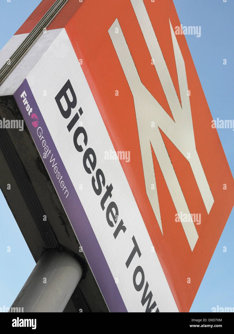 Bicester station hi-res stock photography and images - Alamy