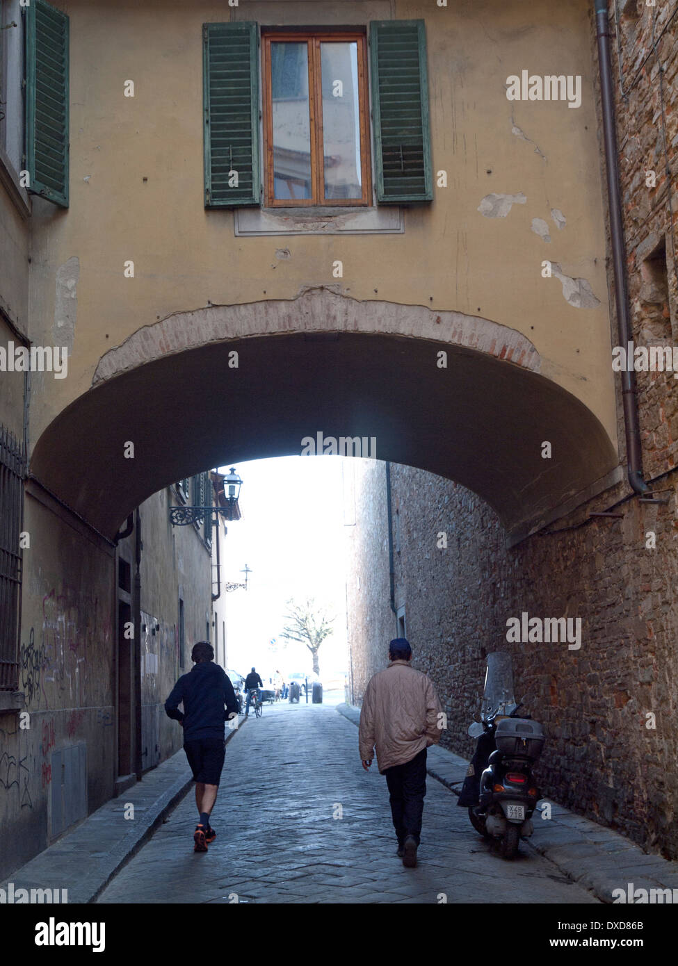 Archway over street hi-res stock photography and images - Alamy