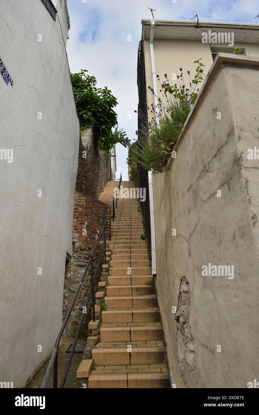 Back streets and steps hi-res stock photography and images - Alamy