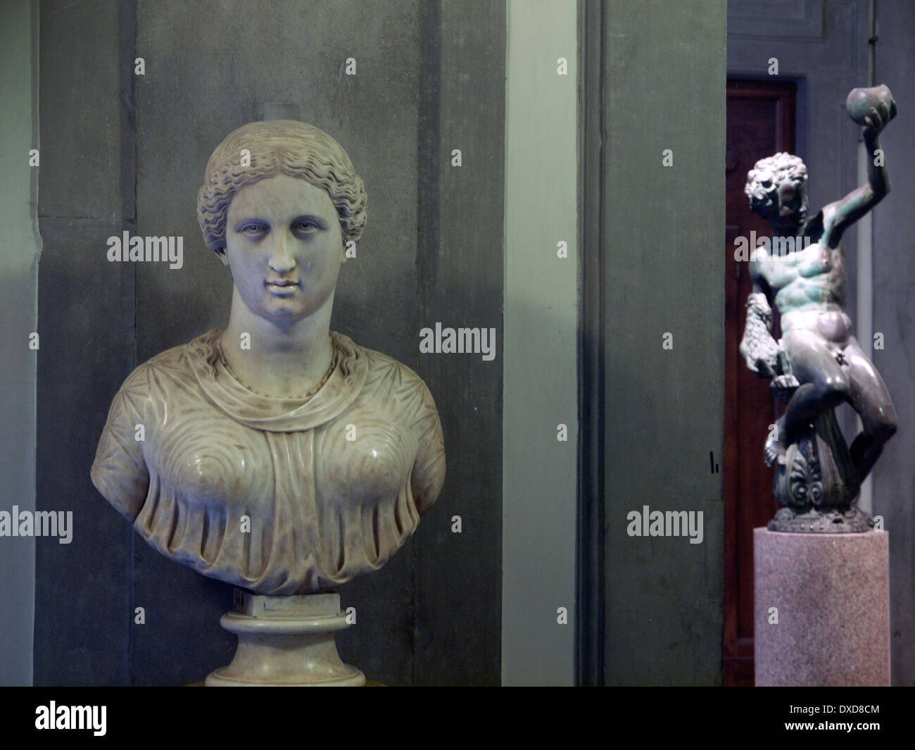 Renaissance sculpture hi-res stock photography and images - Alamy