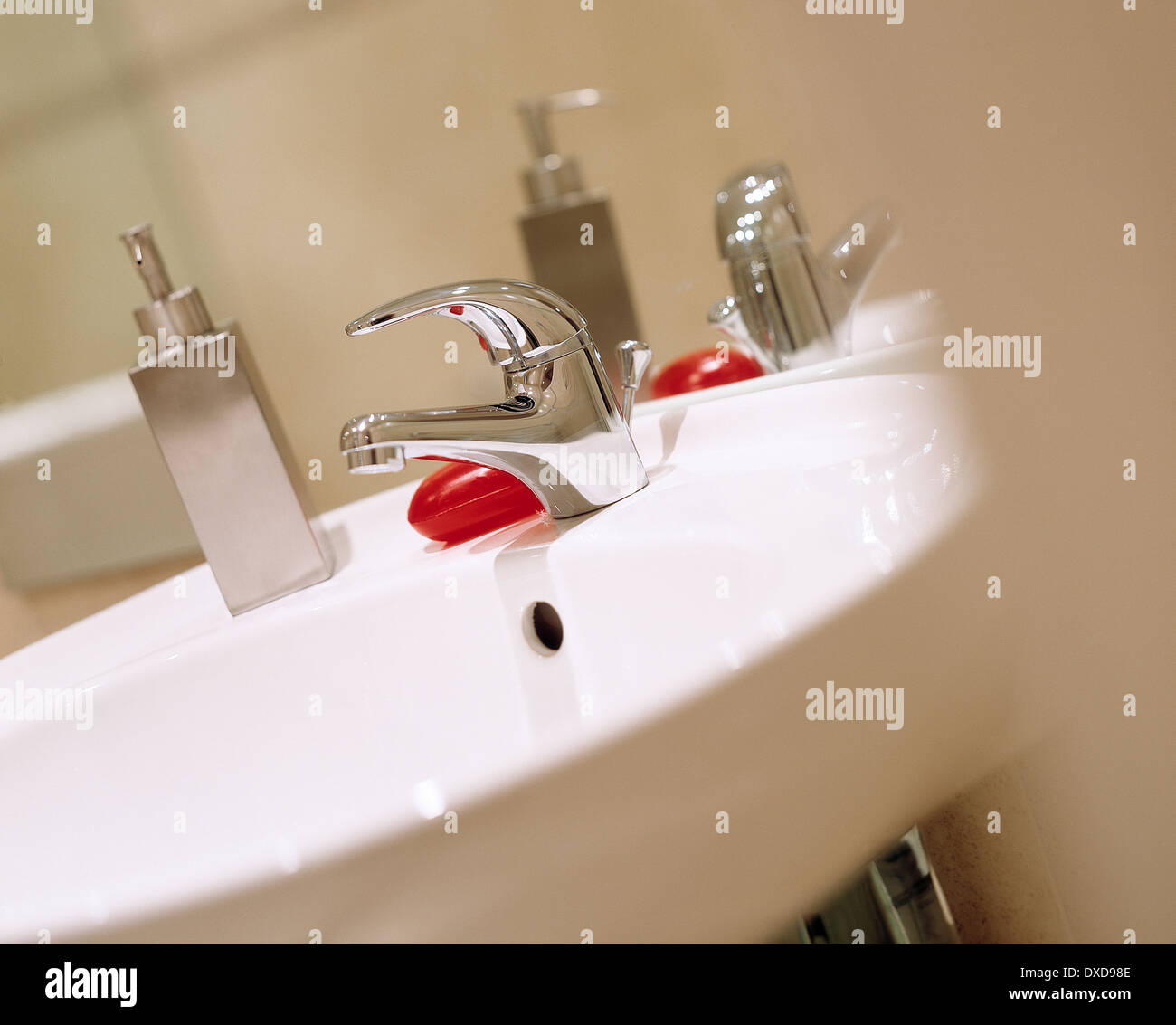 Running bath taps hi-res stock photography and images - Alamy