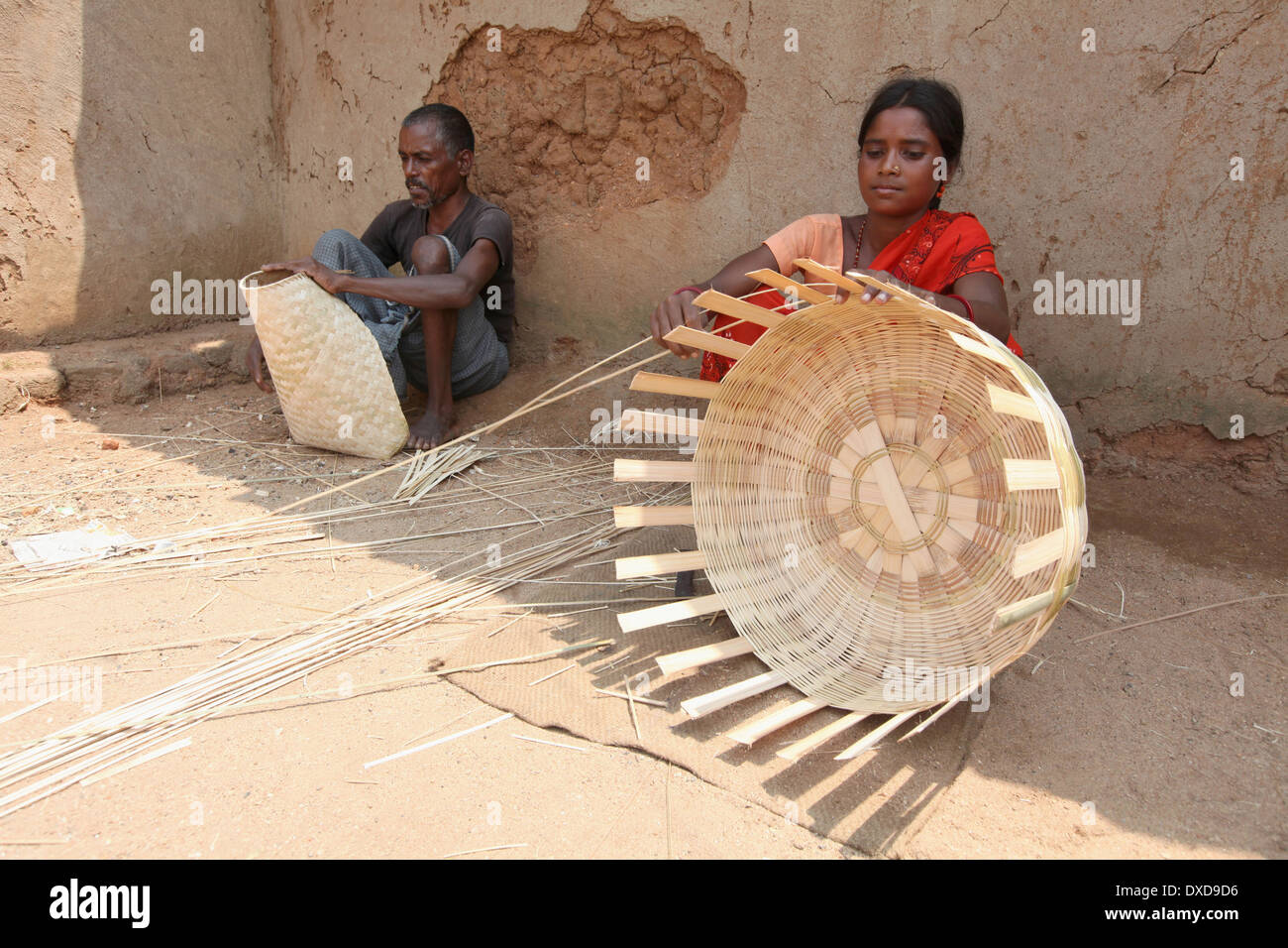 Tribal woman crafting hi-res stock photography and images - Alamy