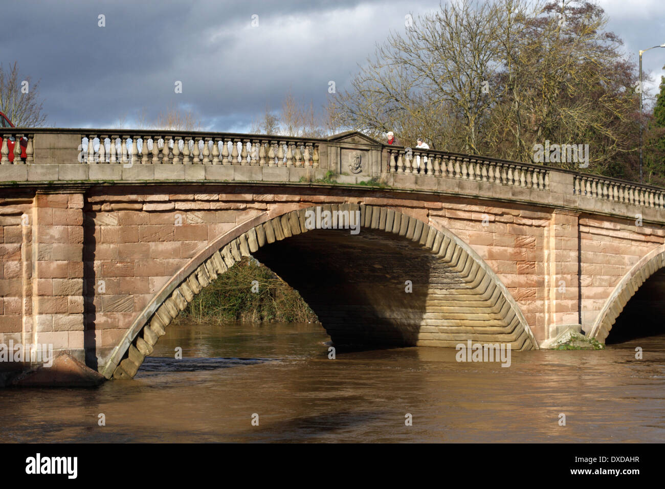 River Severn running high in Bewdley, Worcestershire, England, UK Stock ...