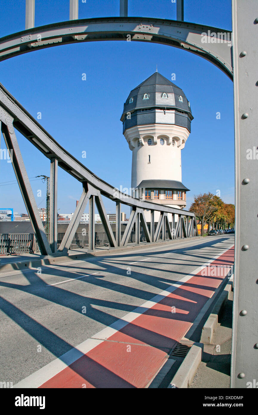 Water reservoir tower hi-res stock photography and images - Alamy