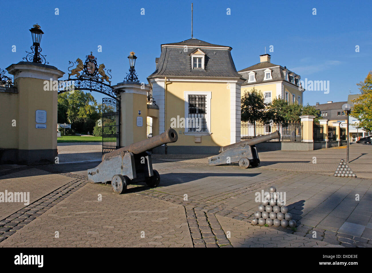 Castle neuwied hi-res stock photography and images - Alamy