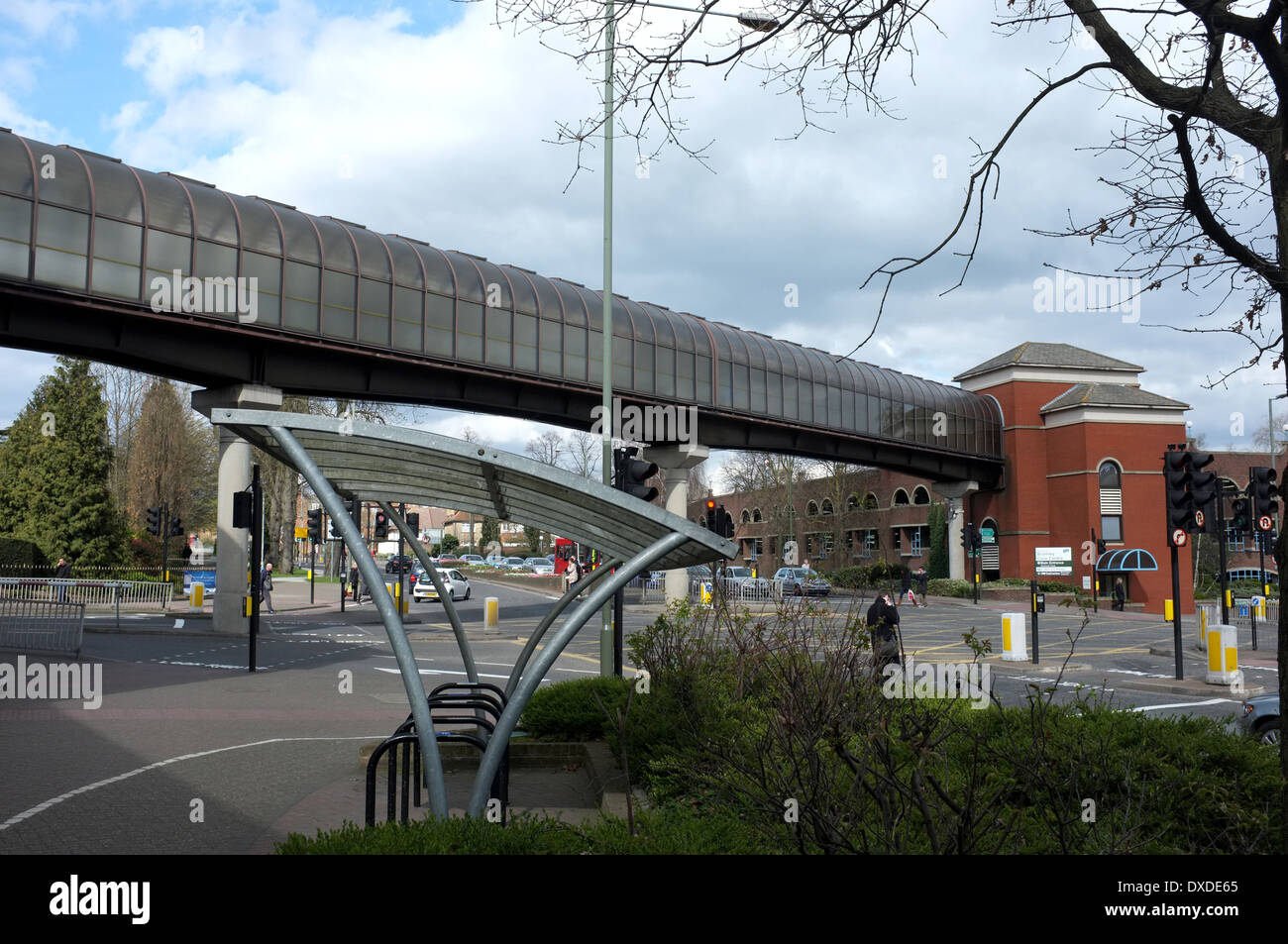 connecting bridge between the glades shopping arcade and the bromley ...