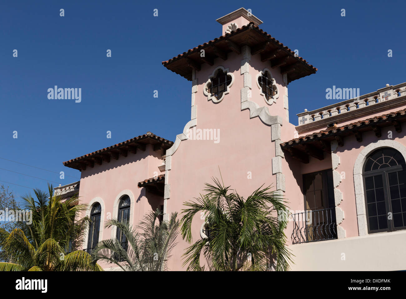Spanish stucco hi-res stock photography and images - Alamy