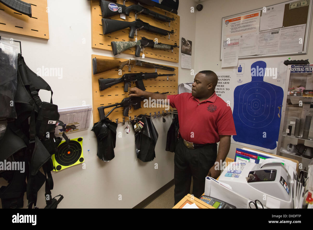 Gun store texas hi-res stock photography and images - Alamy