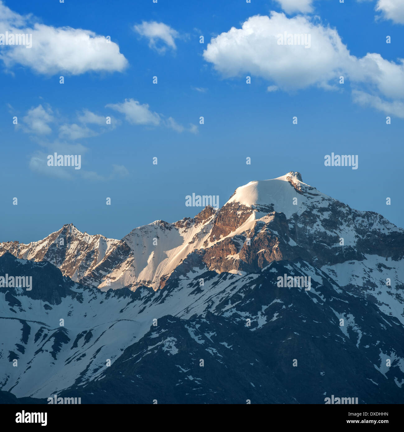 Himalayas hiking blue sky hi-res stock photography and images - Alamy