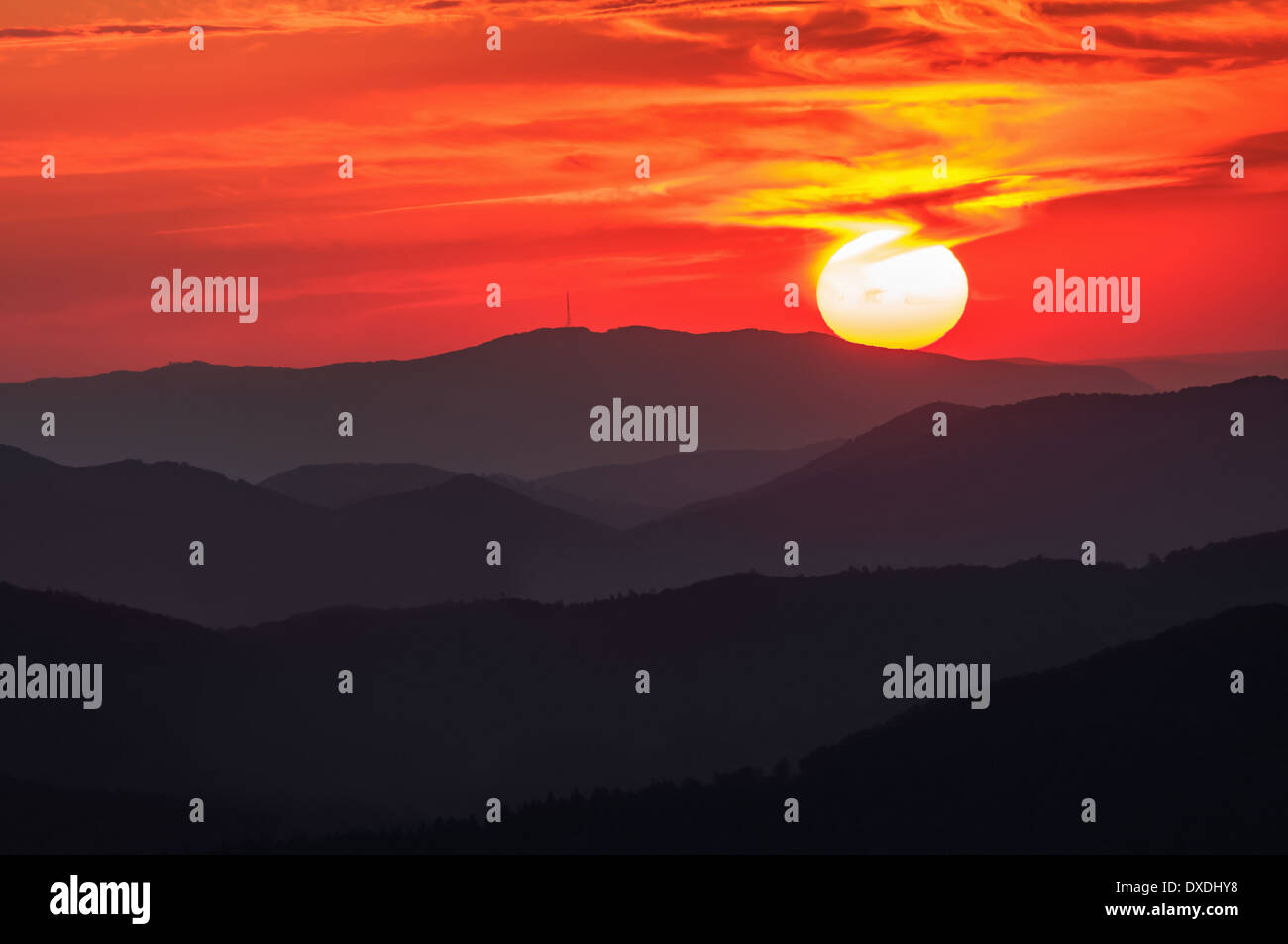 Dark purple sunset hi-res stock photography and images - Alamy