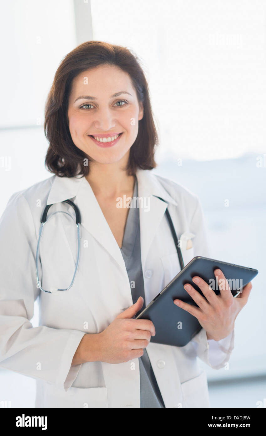 Middle age women at doctor hi-res stock photography and images - Alamy