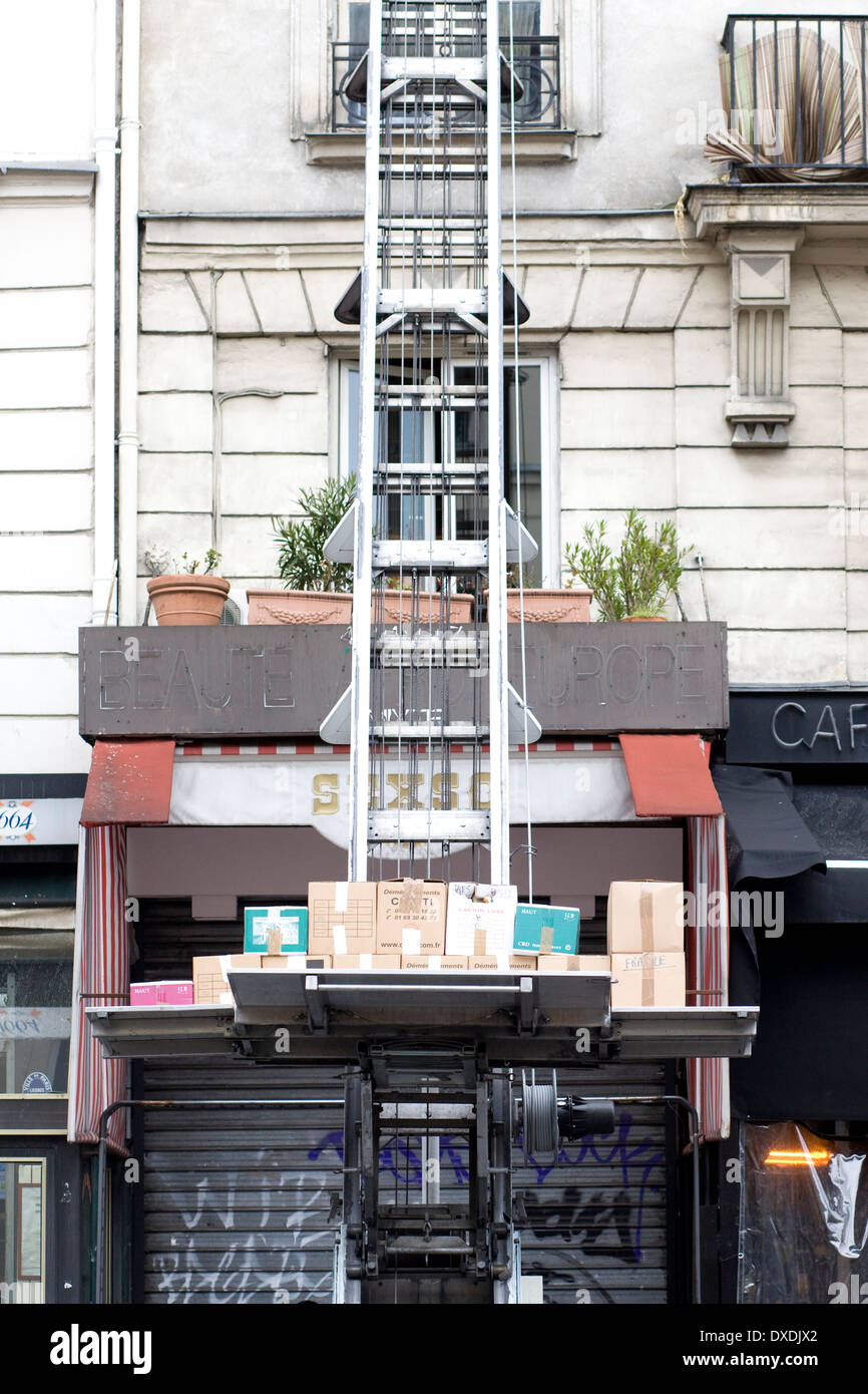 Mechanical ladder hi-res stock photography and images - Alamy