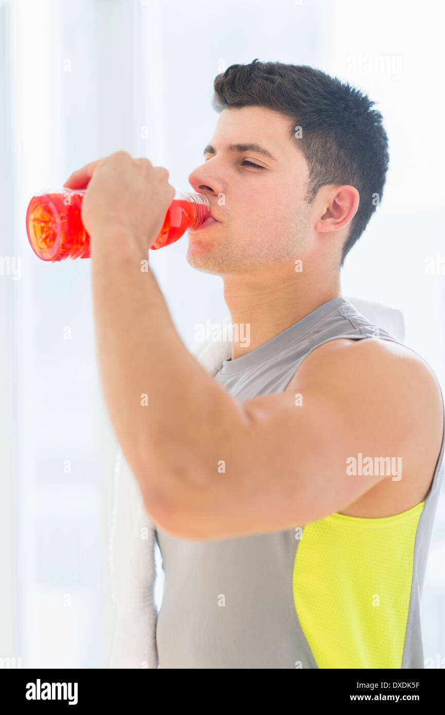 Young sports man drinking hi-res stock photography and images - Alamy
