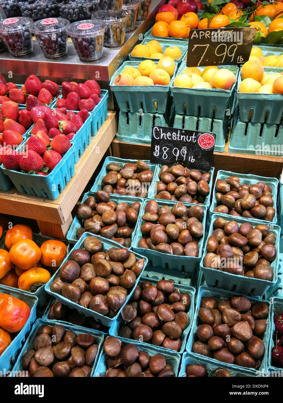 Nut shop display of nuts hi-res stock photography and images - Alamy