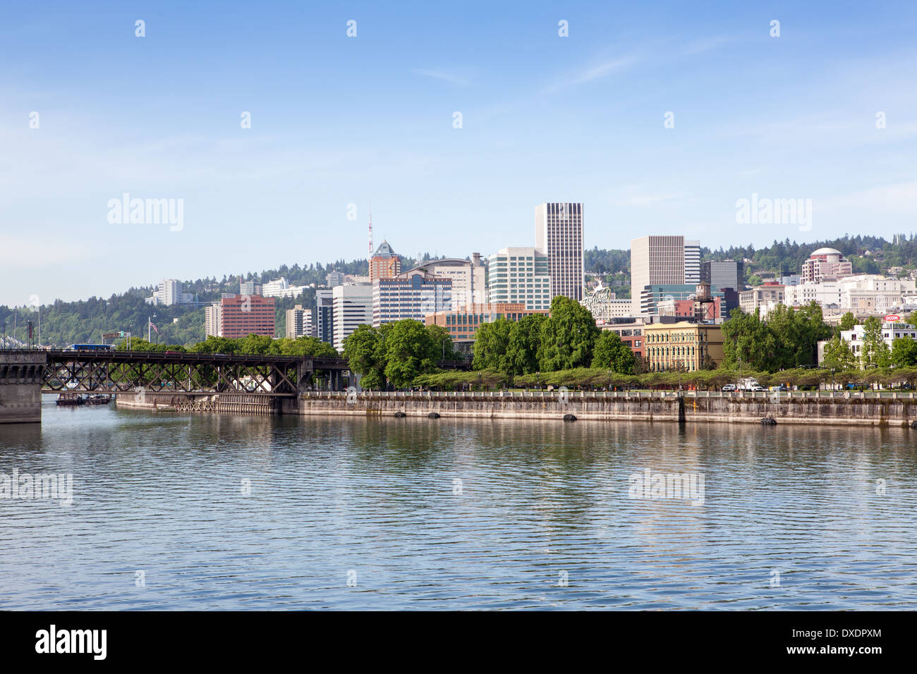 Portland oregon skyline hi-res stock photography and images - Alamy