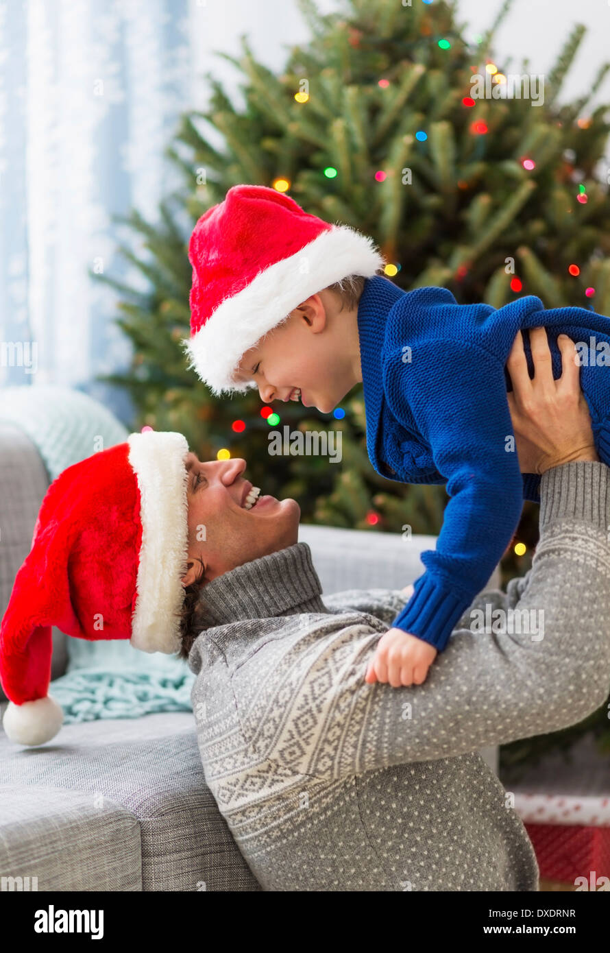 Father holding son aloft hi-res stock photography and images - Alamy