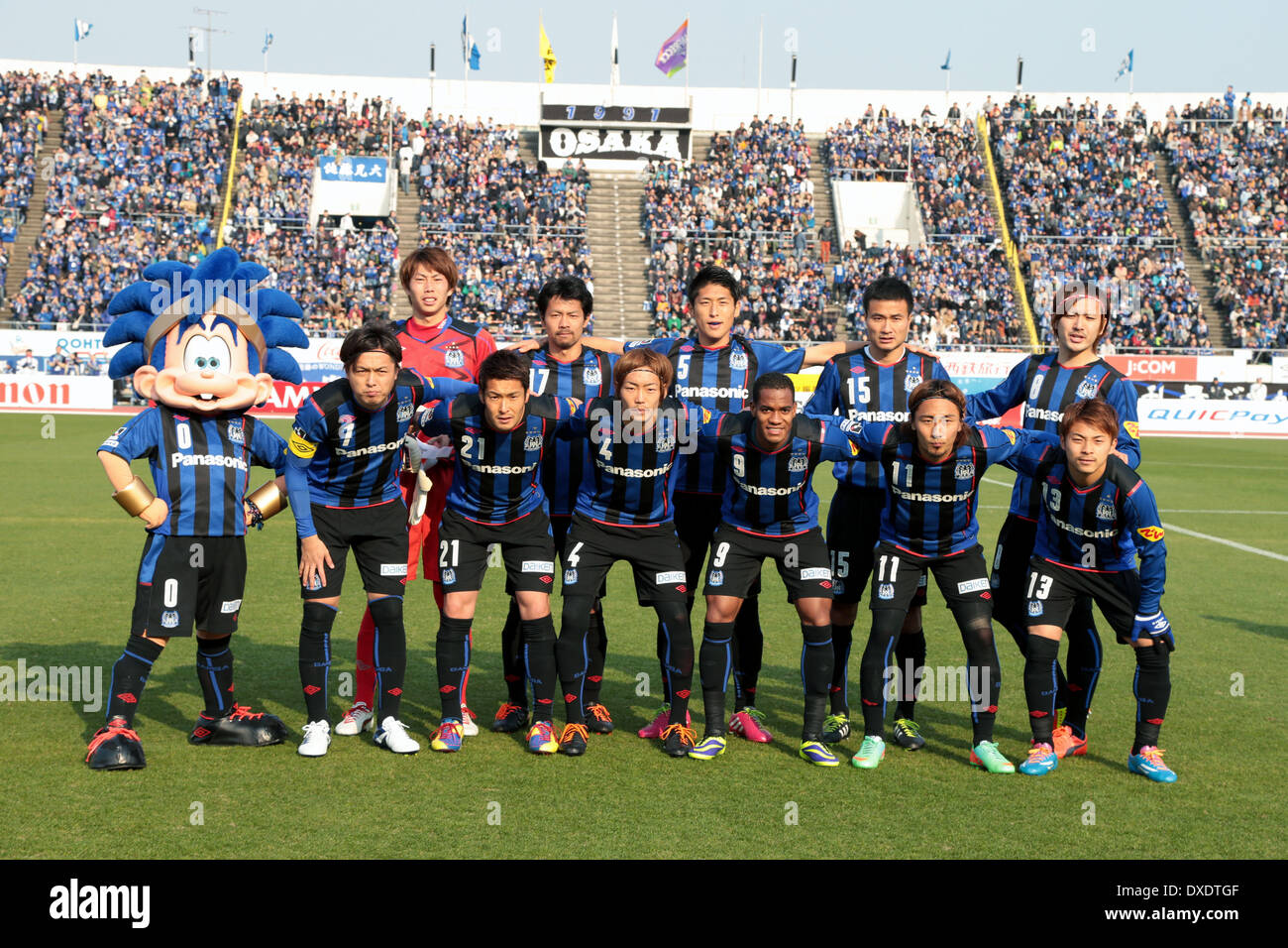 Osaka, Japan. 23rd Mar, 2014. Gamba Osaka team group line-up Football ...