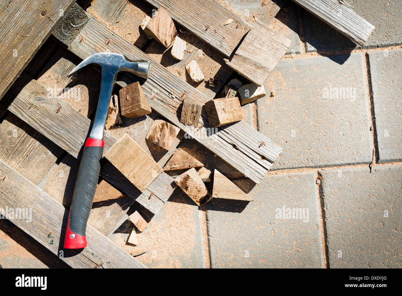 Timber off-cuts, sawdust and tools on a construction site Stock Photo ...