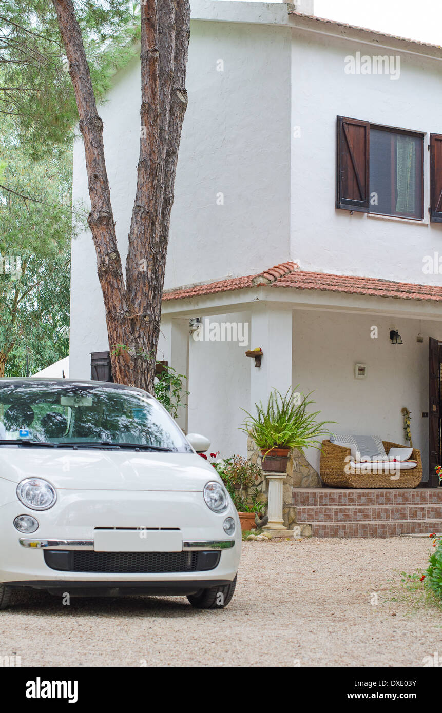 Car in backyard hi-res stock photography and images - Alamy