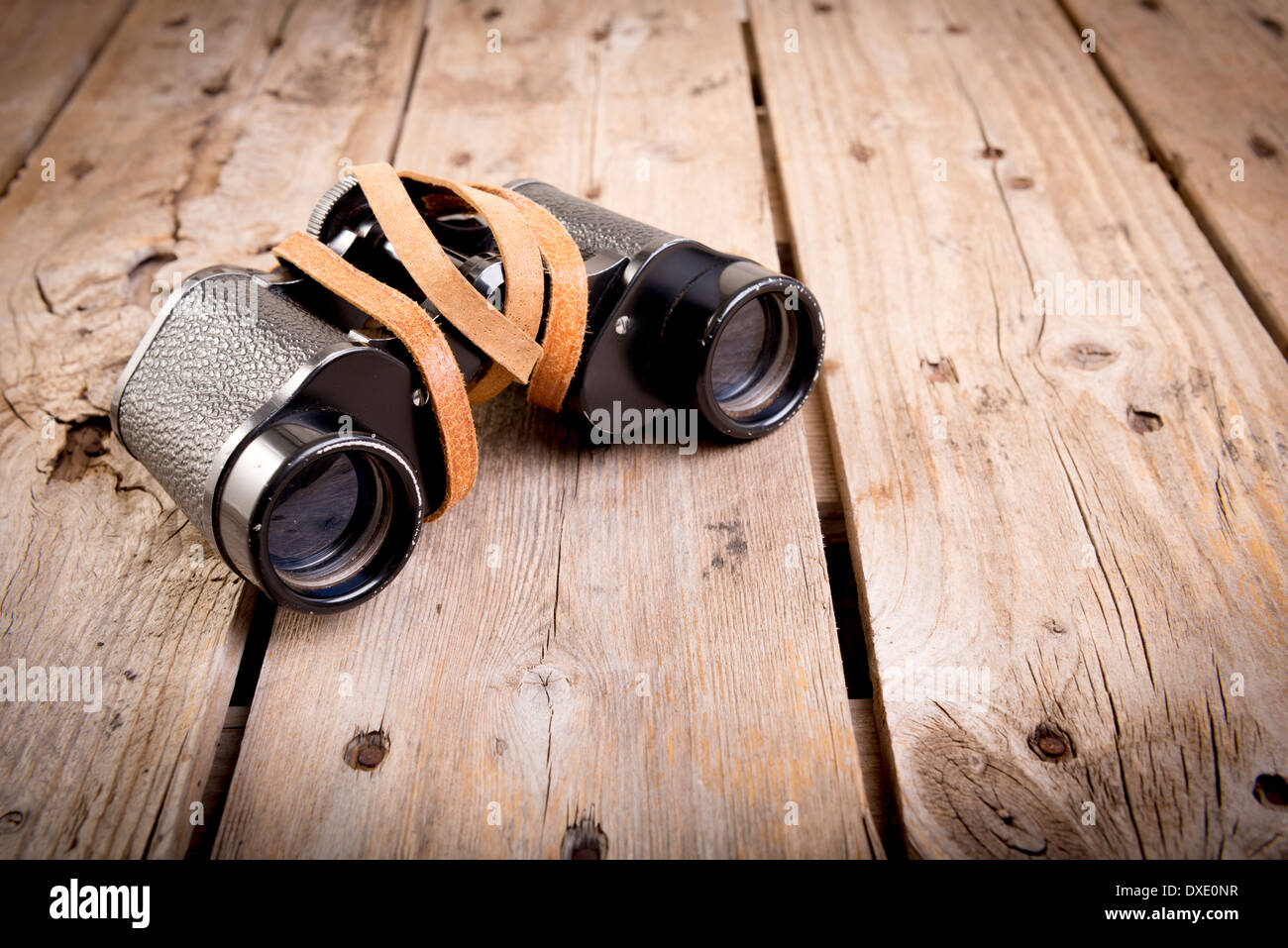 Old vintage binoculars hi-res stock photography and images - Alamy