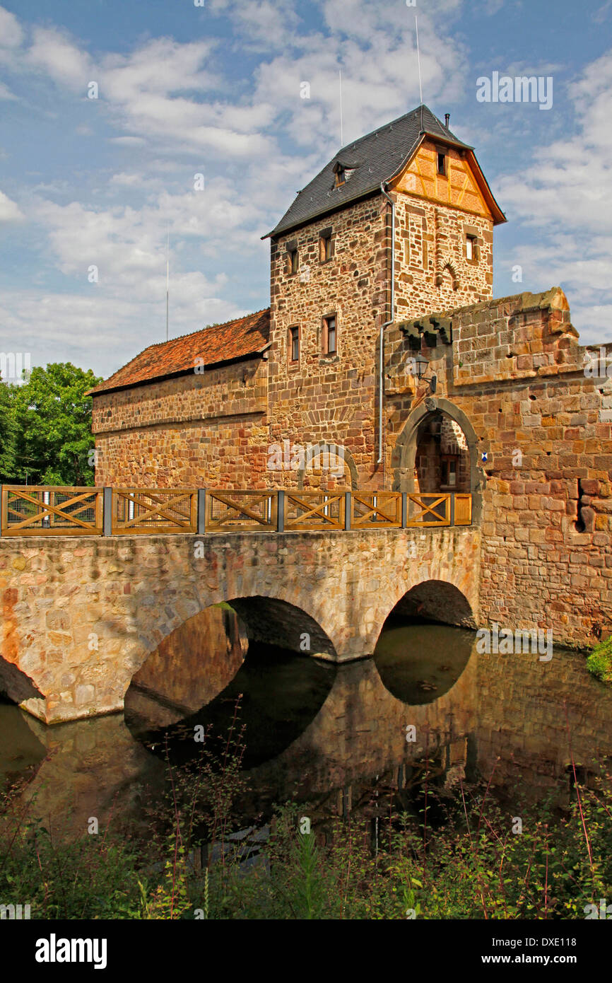 Castle, castle moat, Bad Vilbel, district Wetteraukreis, Hesse, Germany ...