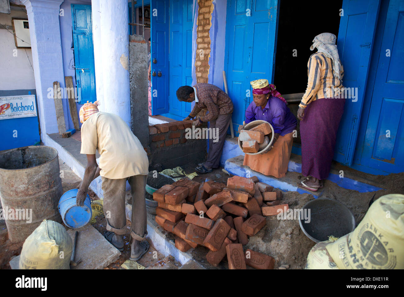 Daily work scenes hi-res stock photography and images - Alamy