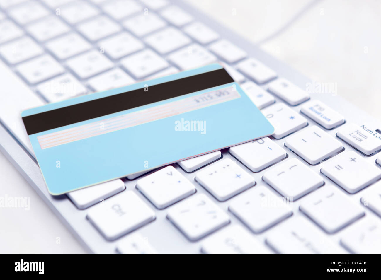 Shopping keyboard button electronic hi-res stock photography and images ...
