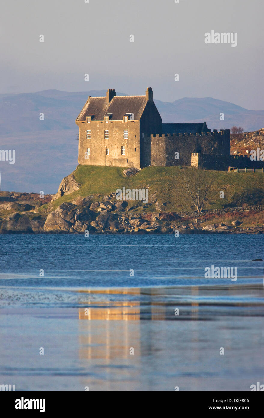 Duntrune castle hi-res stock photography and images - Alamy