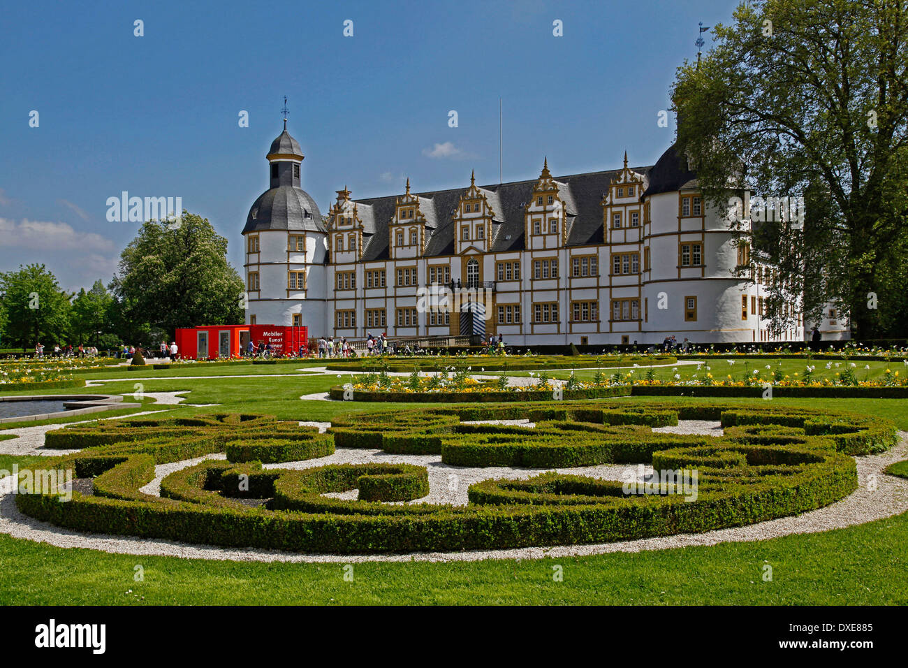 Neuhaus Castle, Paderborn, North Rhine-Westphalia, Germany Stock Photo ...