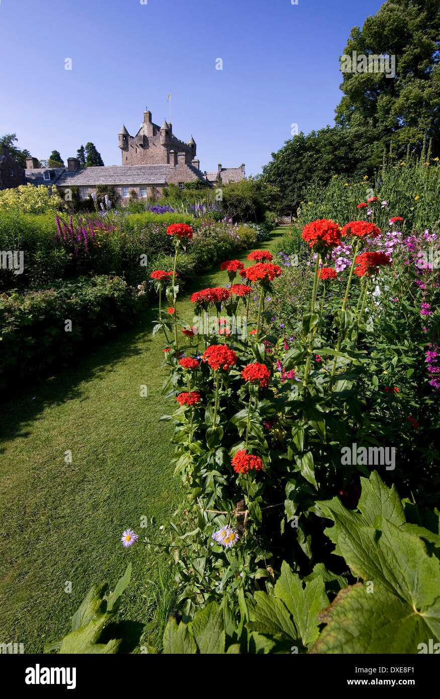 Portrait cawdor castle hi-res stock photography and images - Alamy